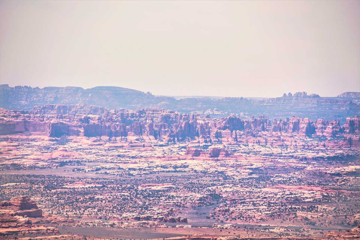 ニードルズ・オーバールックで見たキャニオンランズの圧倒的パノラマとは？ - ニコカメラ